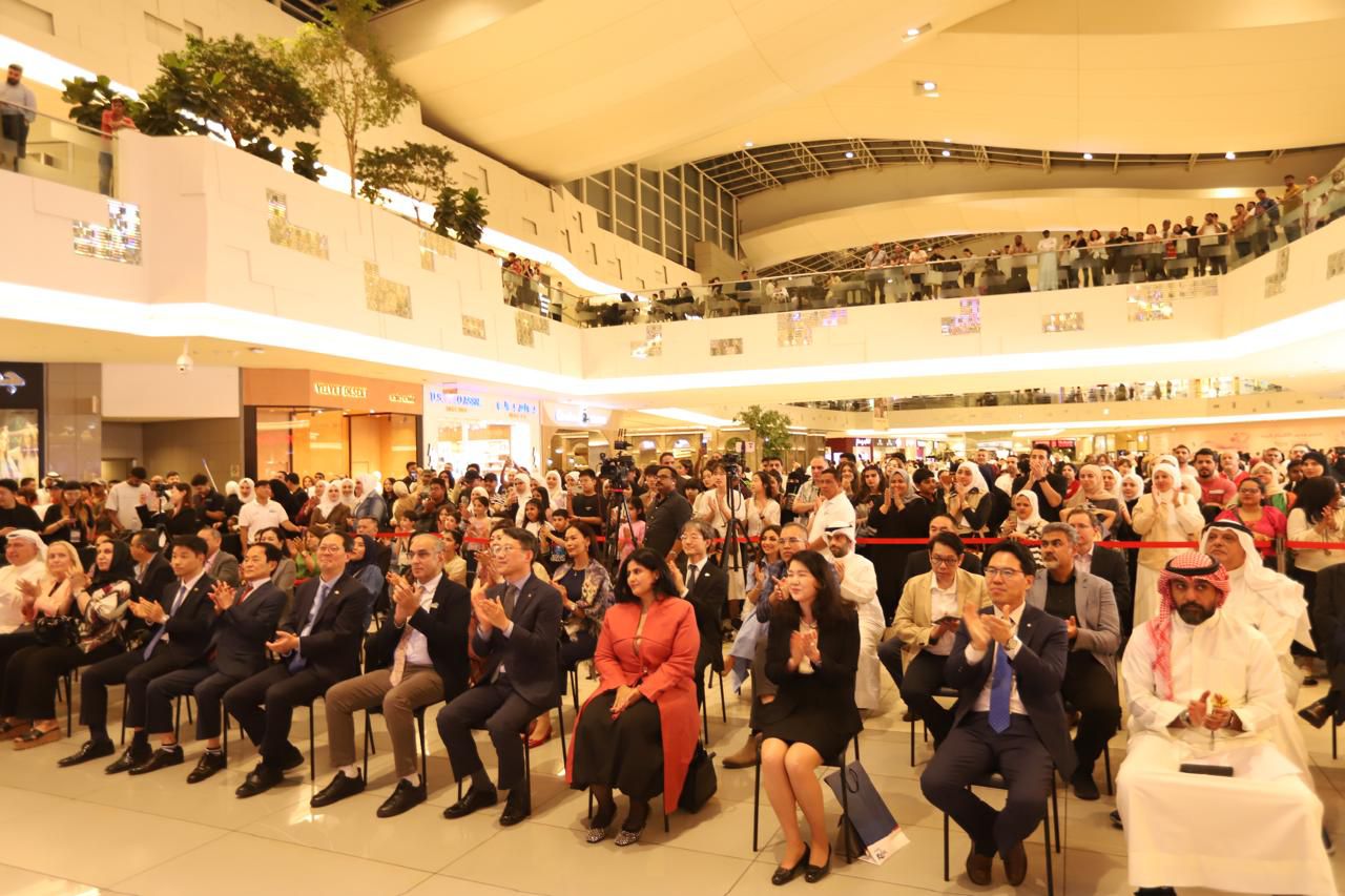 Ambassador Park Chong-suk visit to “2025 Korea Health & Beauty Festa in ...